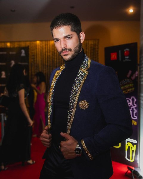 Renier Izquierdo desata la polémica: "Ahora van a ver a un hombre ...