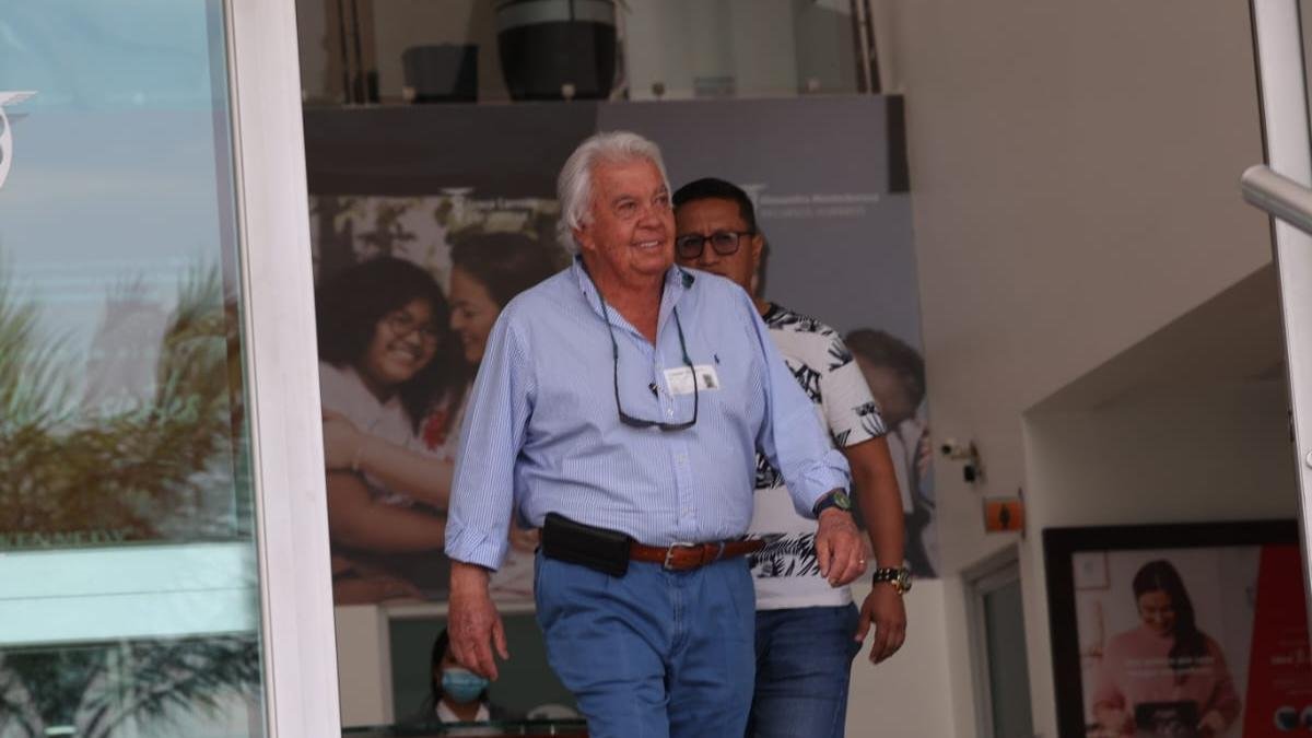 Danilo Carrera es trasladado de urgencia a una clínica en Guayaquil