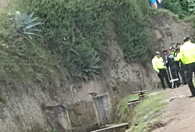 Quito: Hombre fue hallado muerto en canal de riego