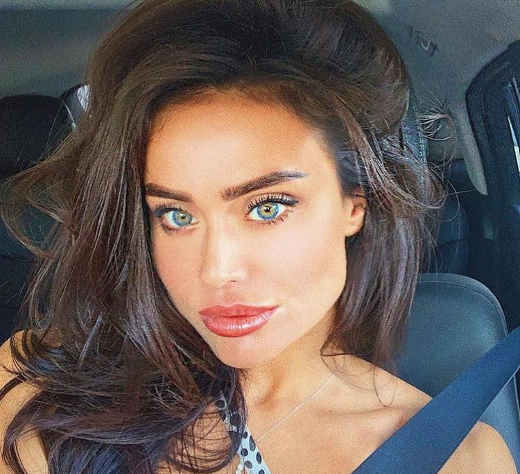 Modelo de Playboy murió tras recibir vitaminas vía intravenosa