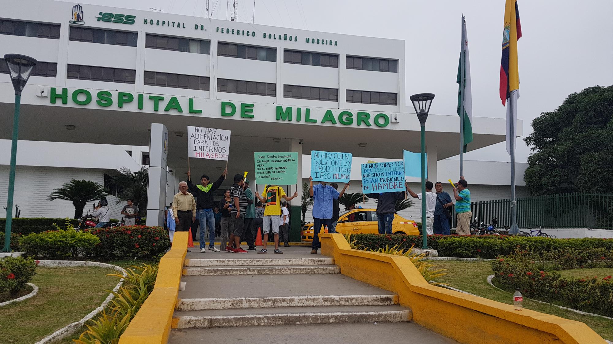 Pacientes protestaron por falta de medicinas