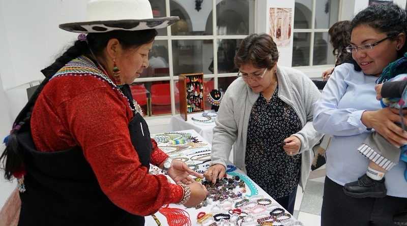 ¡Mujeres, a postularse para el premio Manuela Espejo!