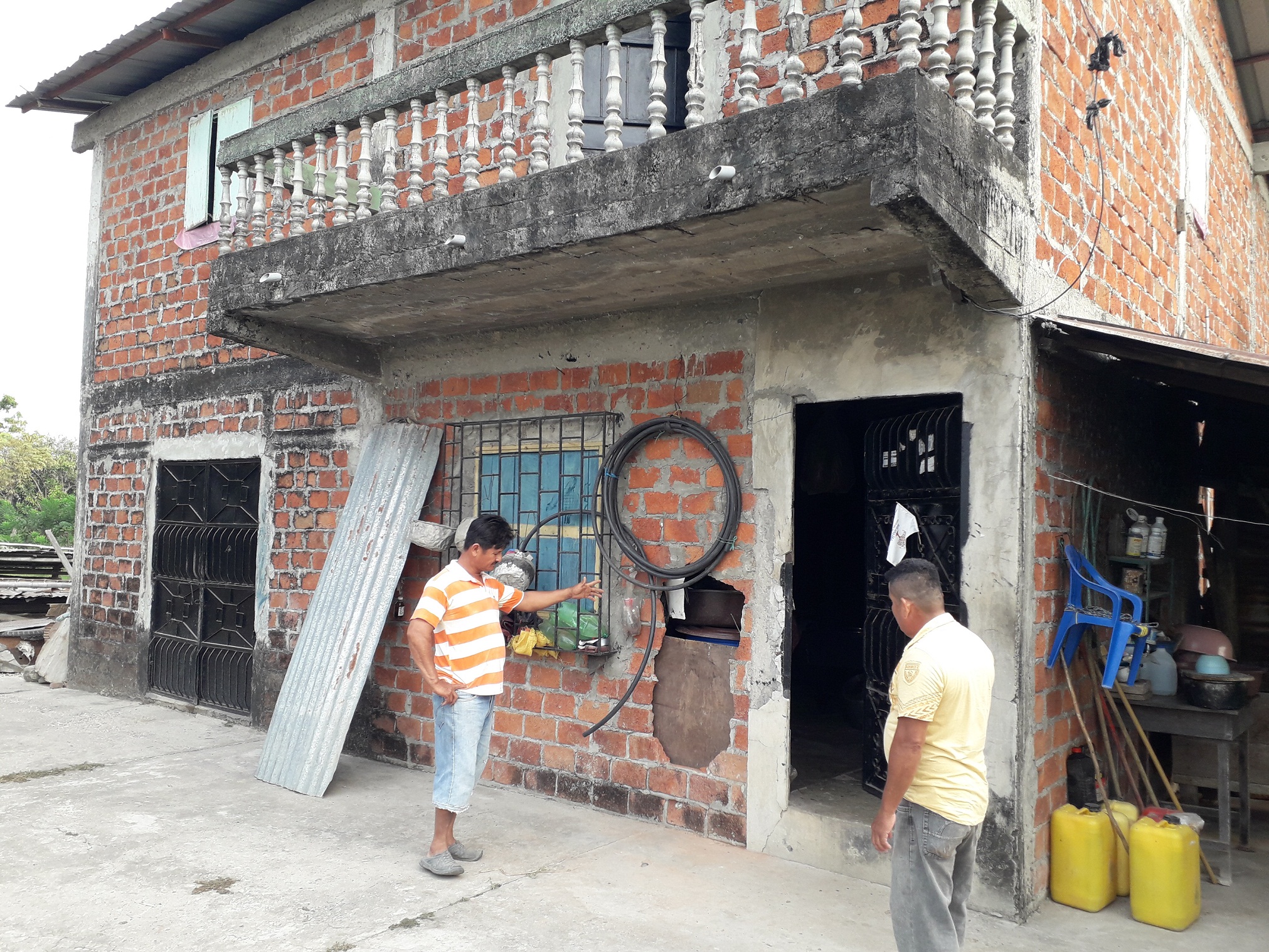 Banda de falsos agentes ‘pelan’ a arroceros