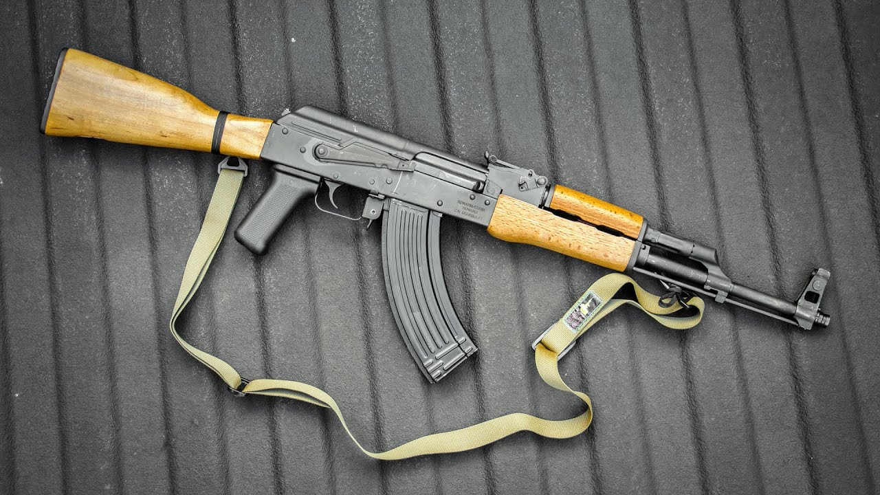 Ecuador plantea diálogo con China sobre donación de fusiles AK-47