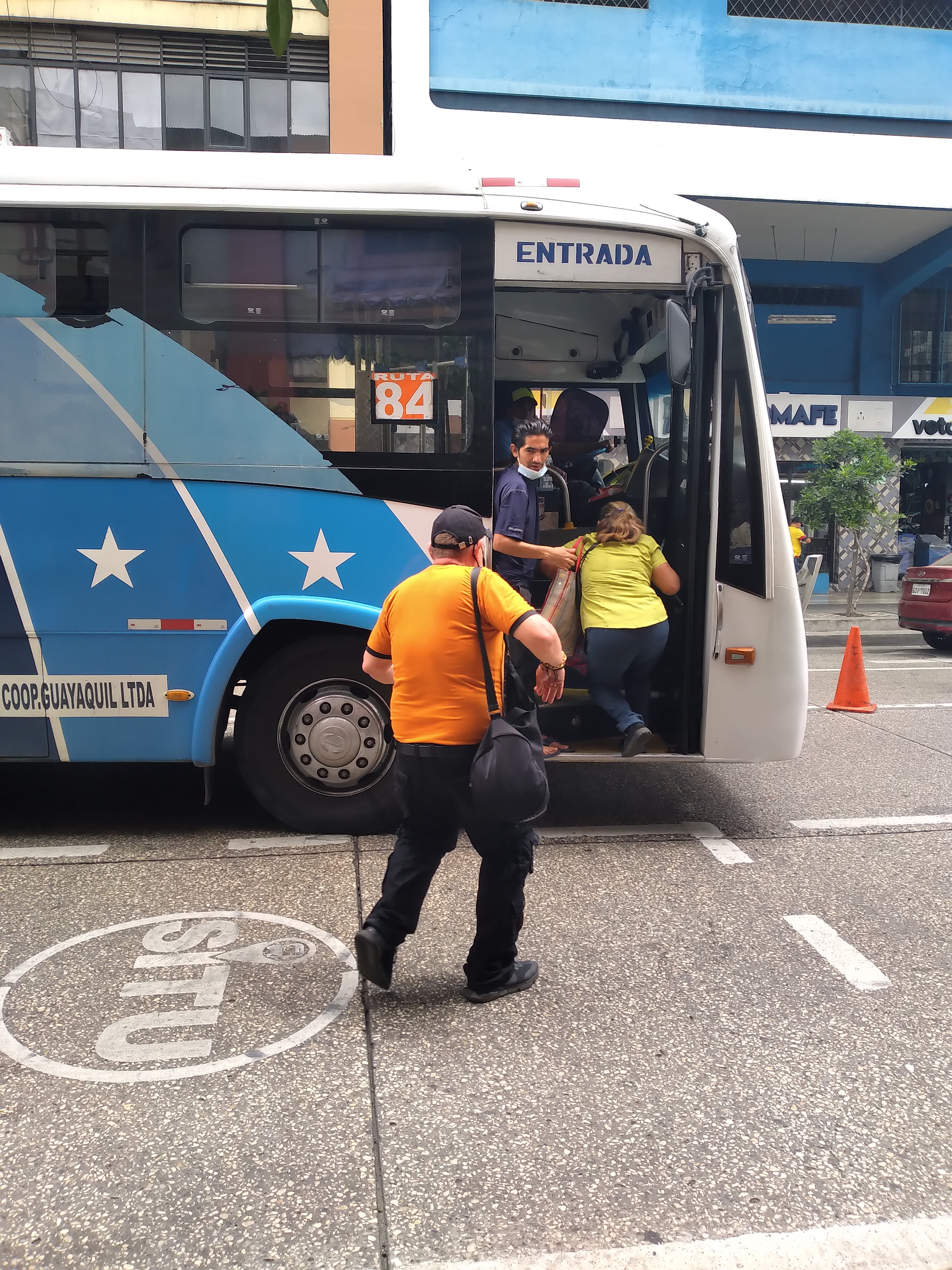 ‘Sopla’, que te deja el bus...