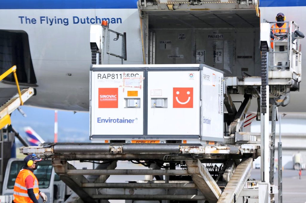 Ecuador recibe 500.000 dosis de Sinovac y llega a 4.811.469 contra covid-19