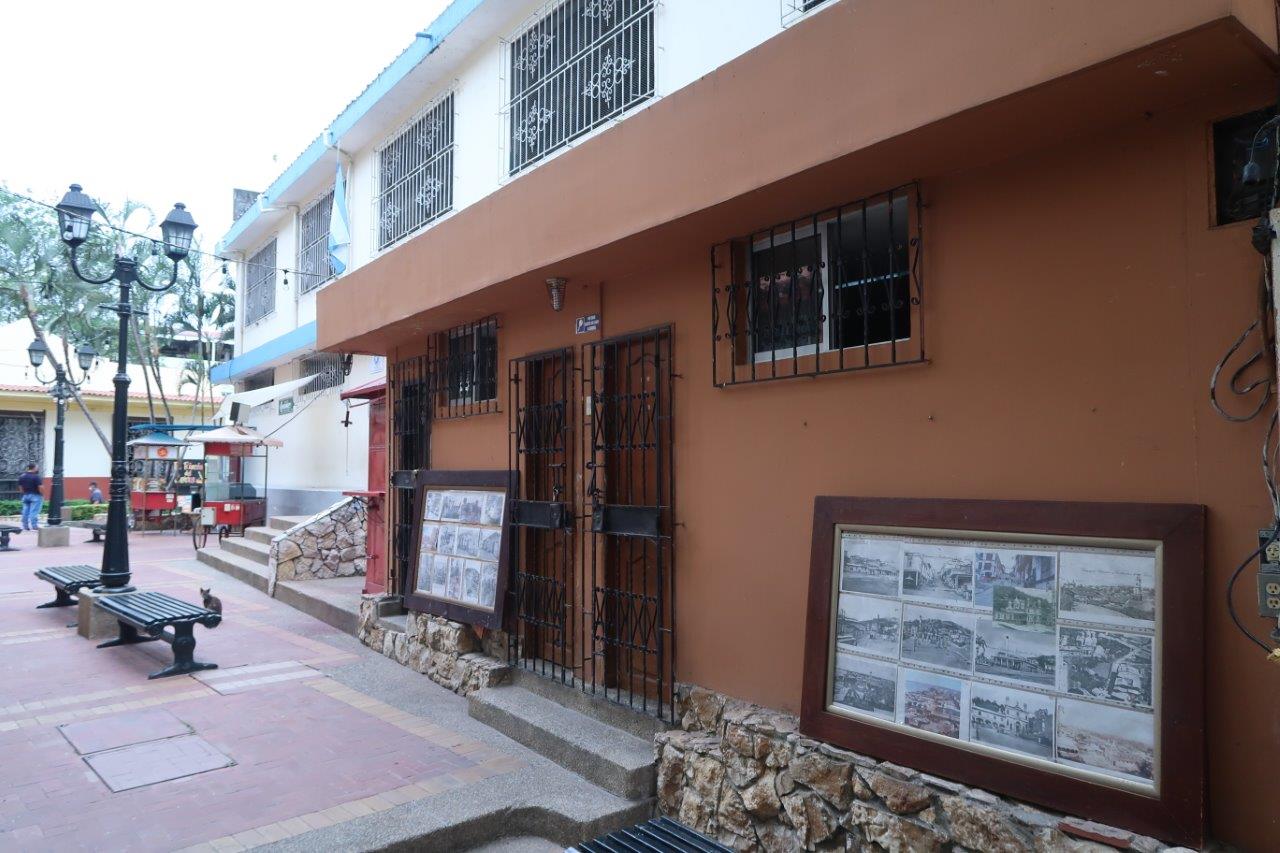 ¡No hay dónde orinar en el centro!