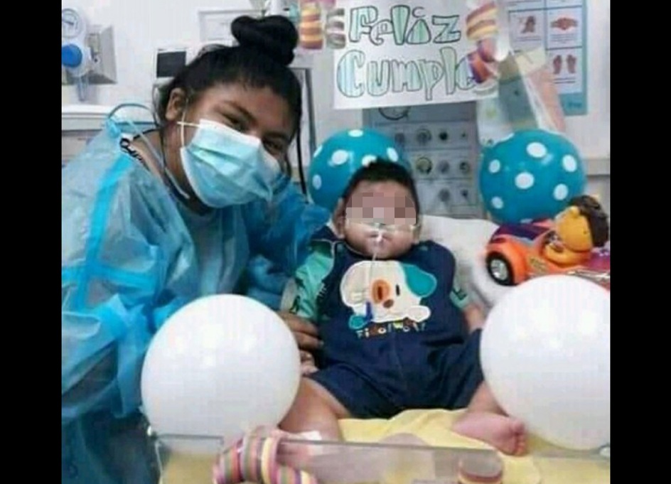 En Guayaquil: Padres de niño con microcefalia piden ayuda urgente