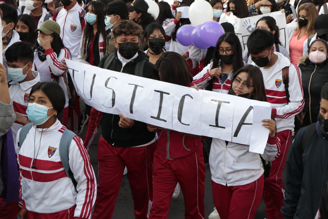 Quito | Caso Dillon: Alumnos piden justicia para estudiante que ...