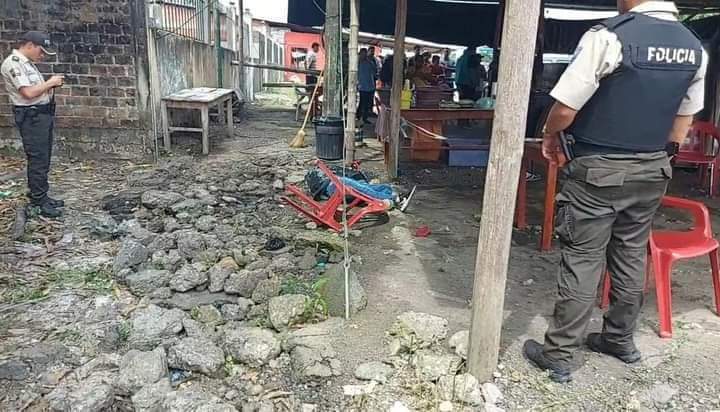 Balzar: Bollo con salsa y plomo