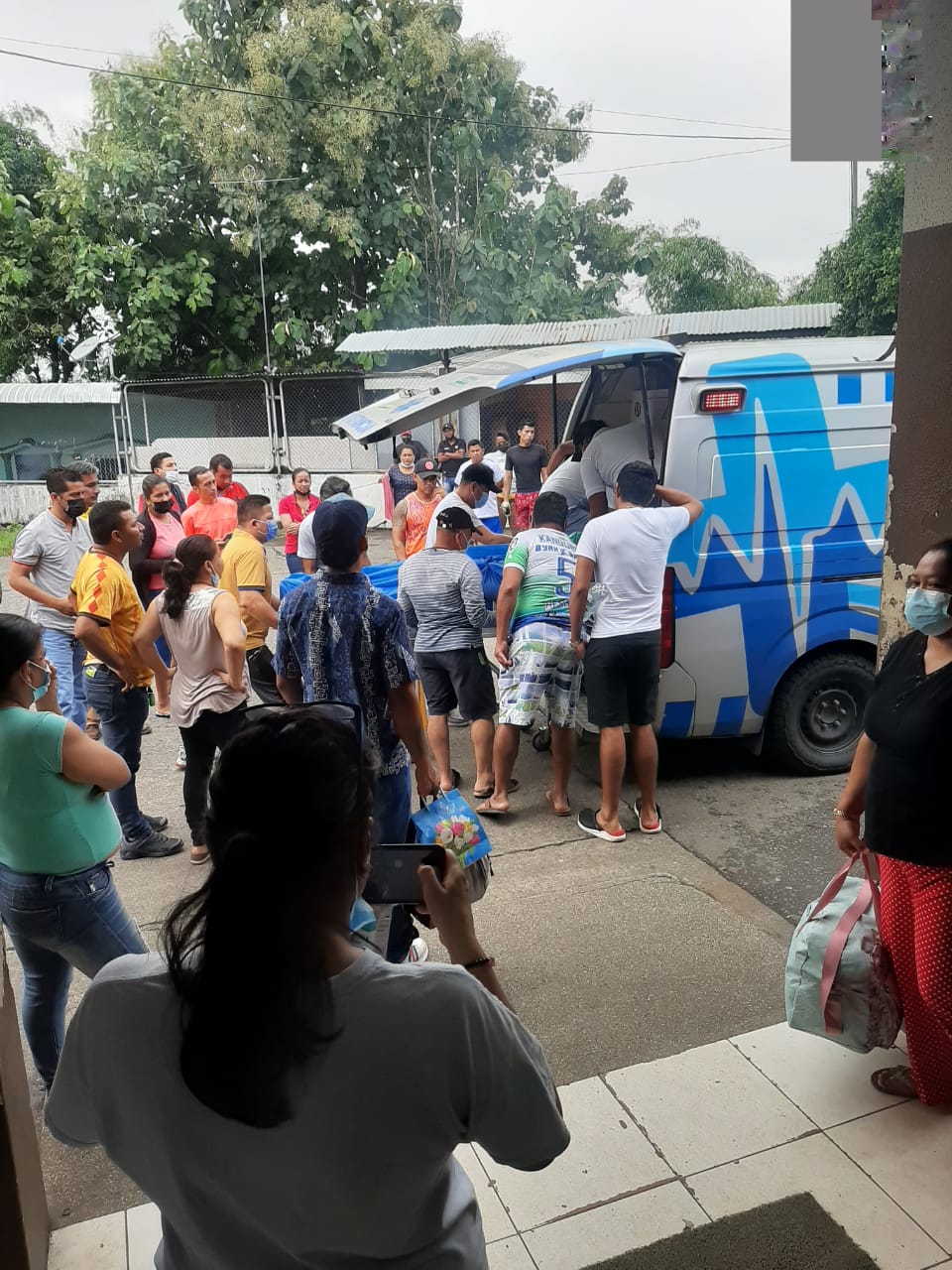 Quevedo: Por robarle auto le disparan en el ojo y muere