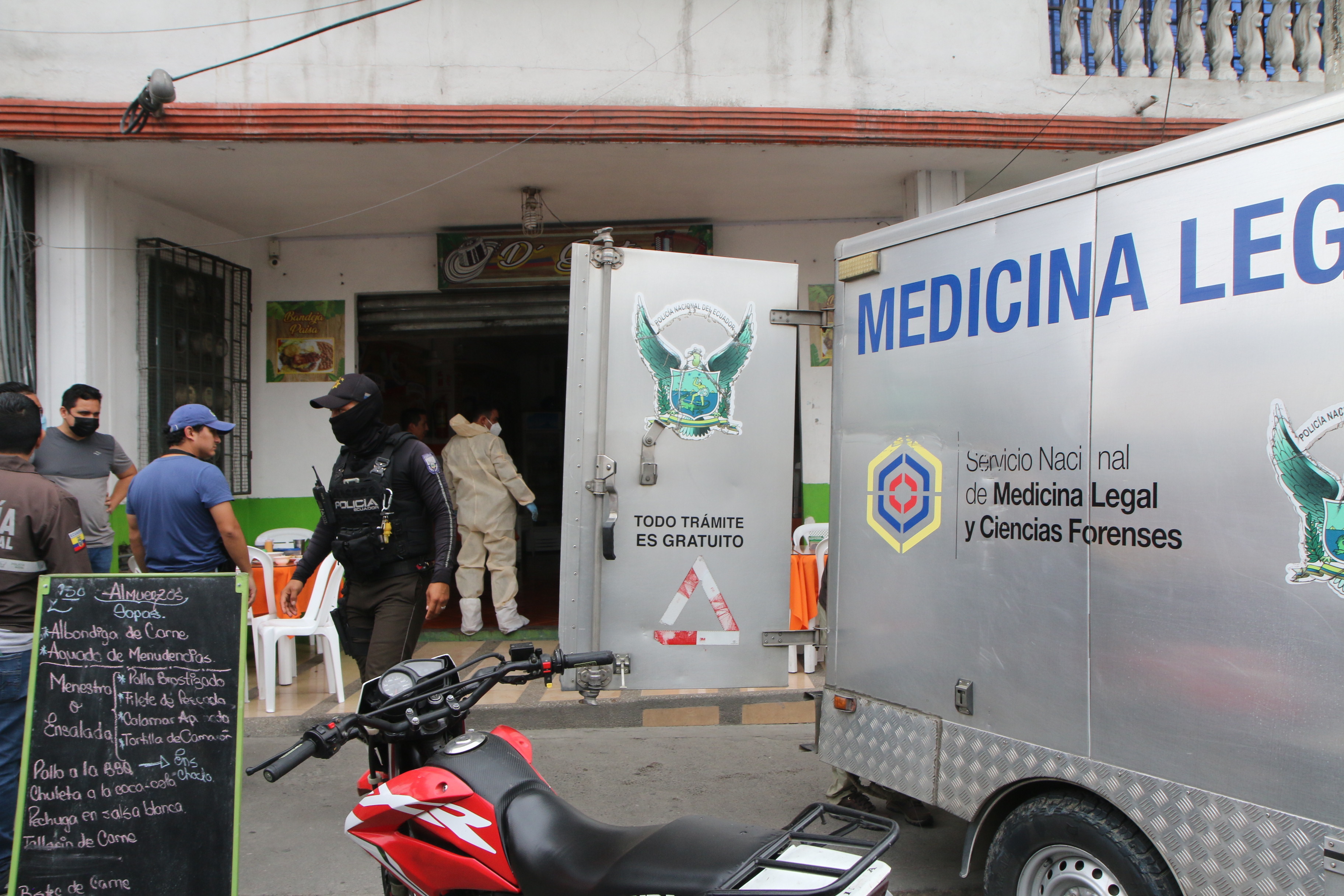 Guayaquil: Almorzaba con 795 dólares en el bolsillo y lo mataron