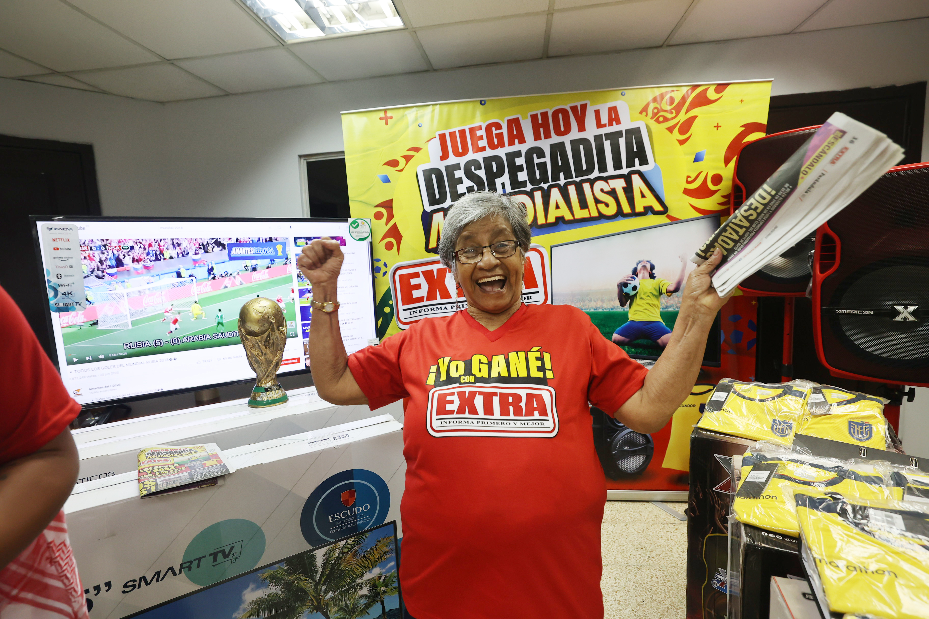 Despegadita Mundialista: Doña Laura se llevó el primer mega televisor