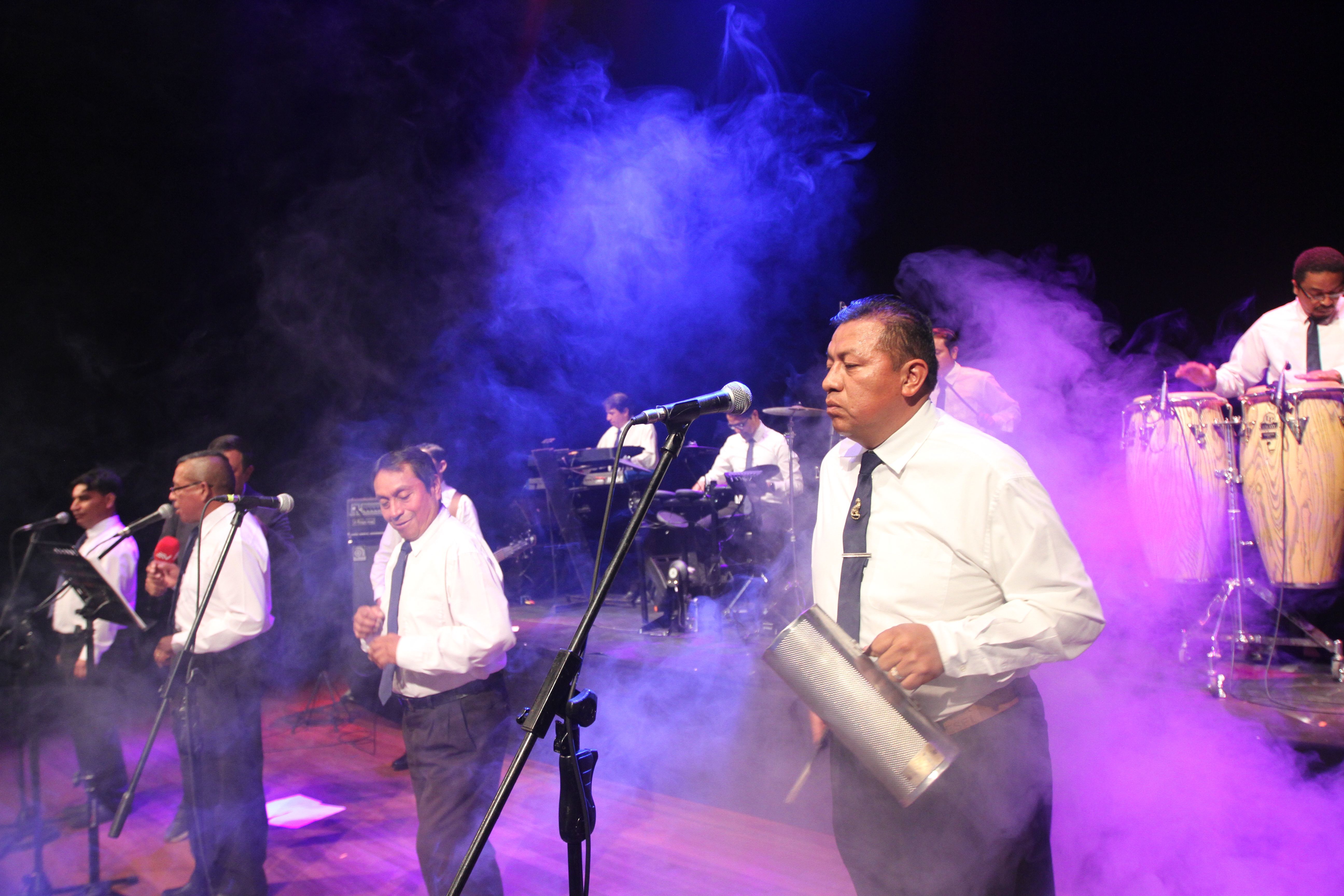 Darío Javier y su orquesta estrenan 'Amorcito'