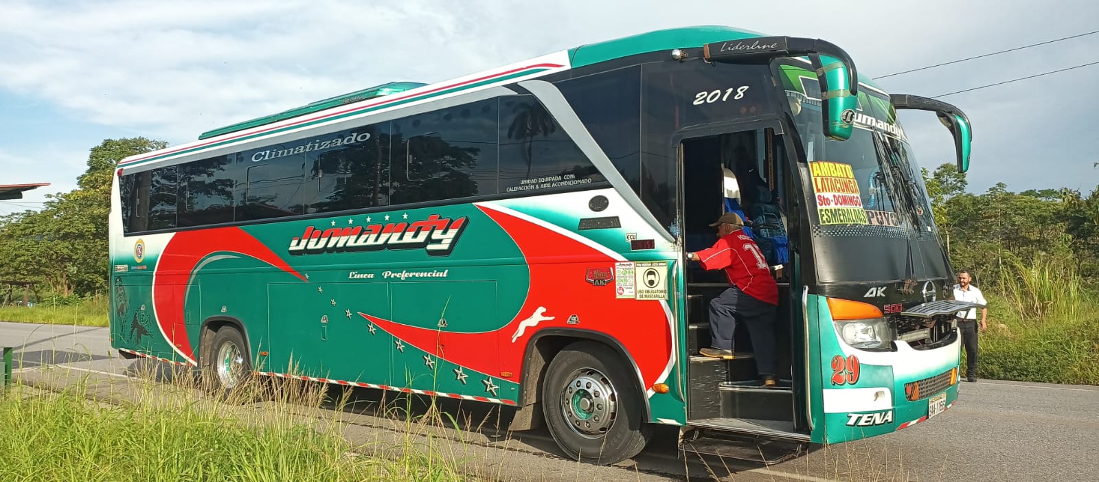 Niño nació gracias a la asistencia de chofer de bus, quien se convirtió ...