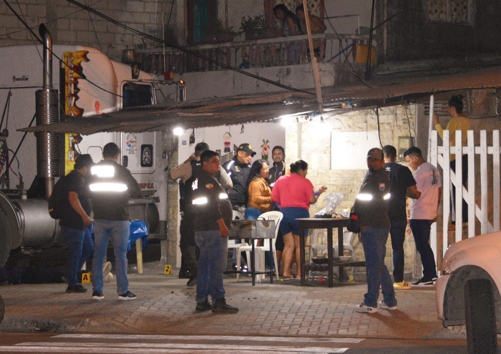 Santa Elena: Arroz con menestra y balas para dos hermanos