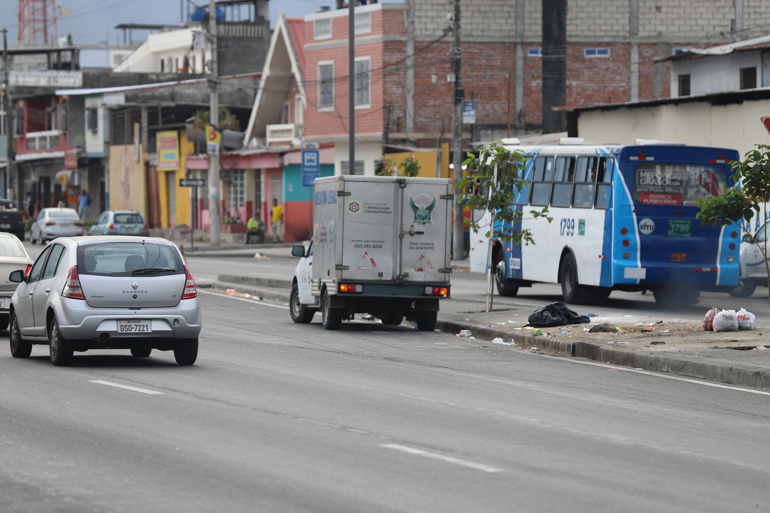 En la Perimetral de Guayaquil fue hallado el cuerpo de una mujer ...
