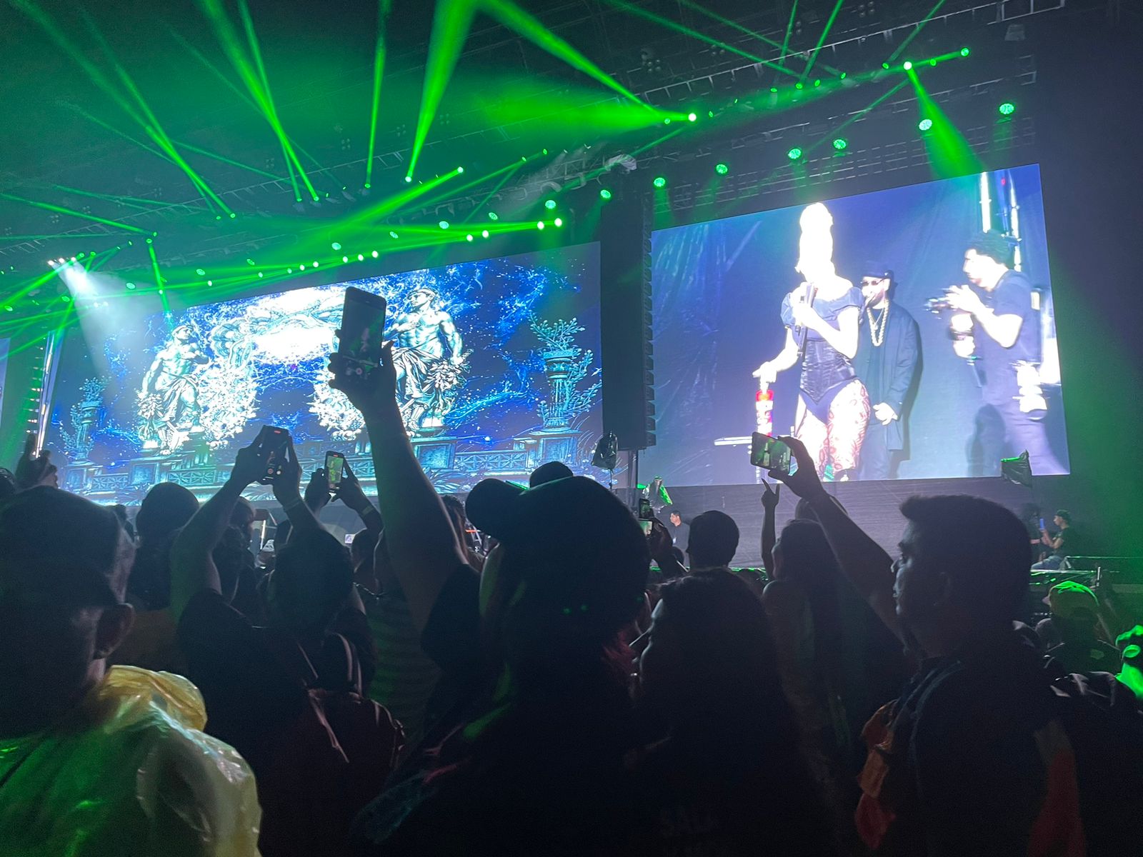 El concierto 'El Choli se muda a Guayaquil' inició, pese a la lluvia