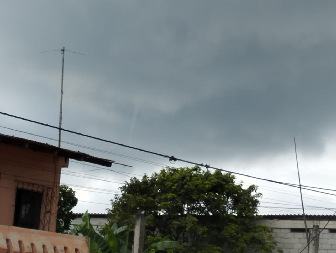 Santa Elena: Fenómeno ciclónico alarmó a pobladores y turistas en ...