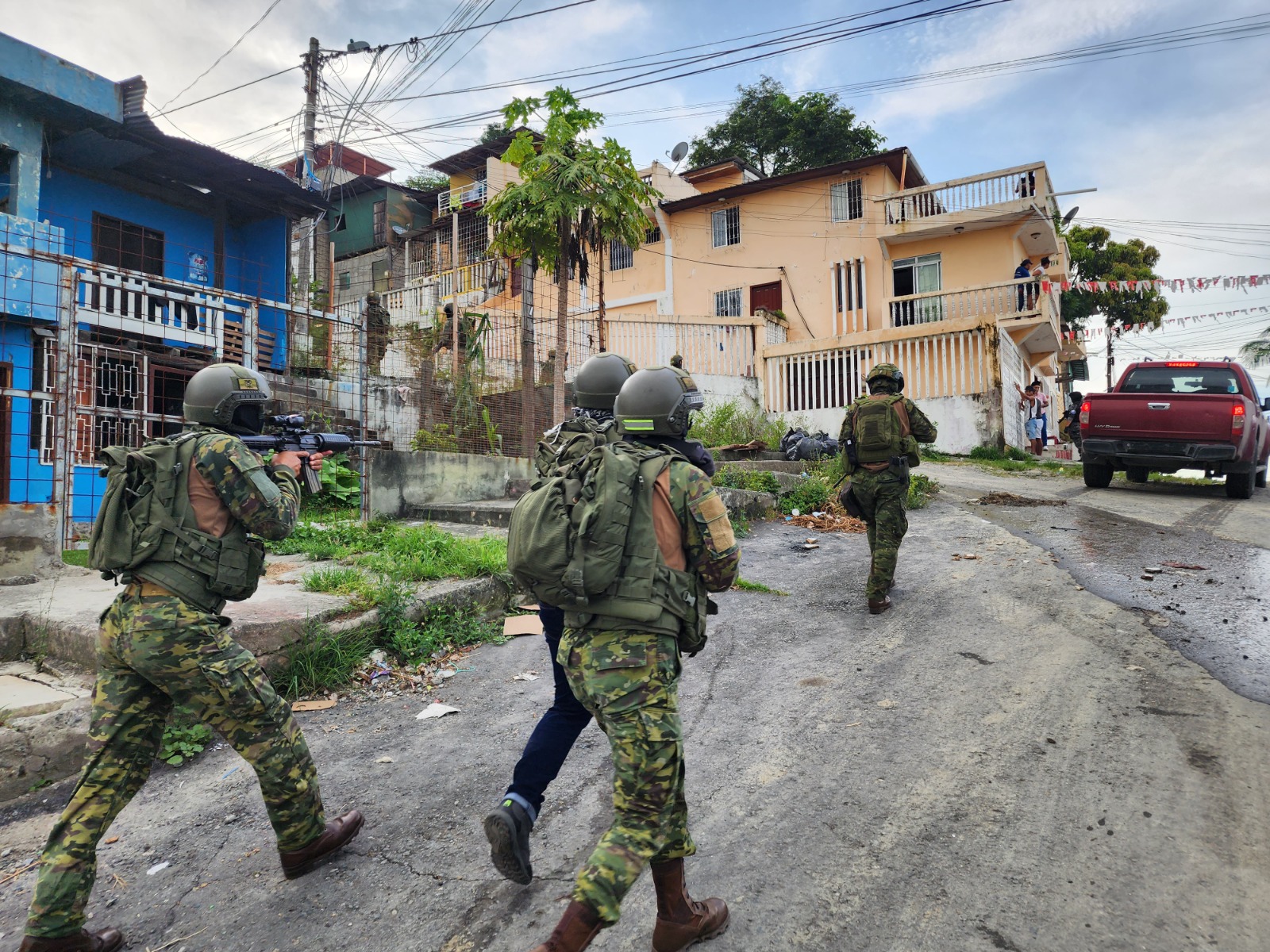 Esmeraldas: Guías penitenciarios siguen retenidos y se militarizan tres ...