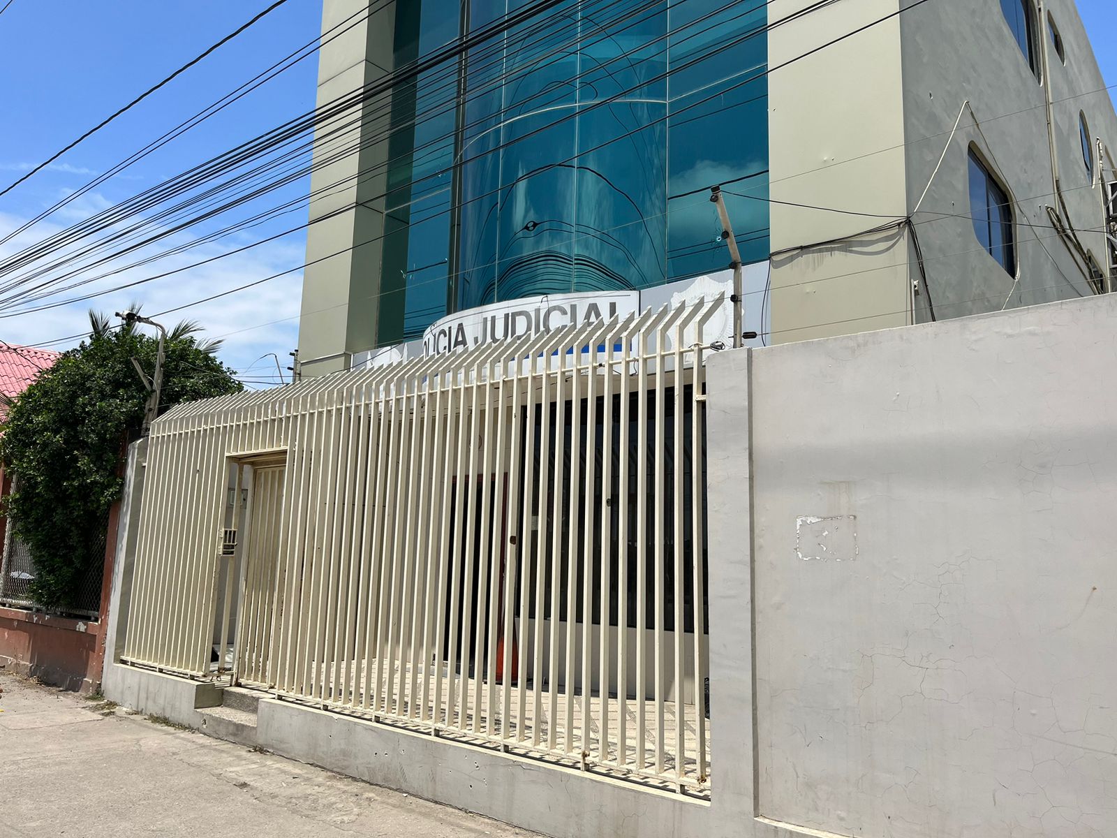 Balaceras y carros bomba: Machala se hunde en el miedo