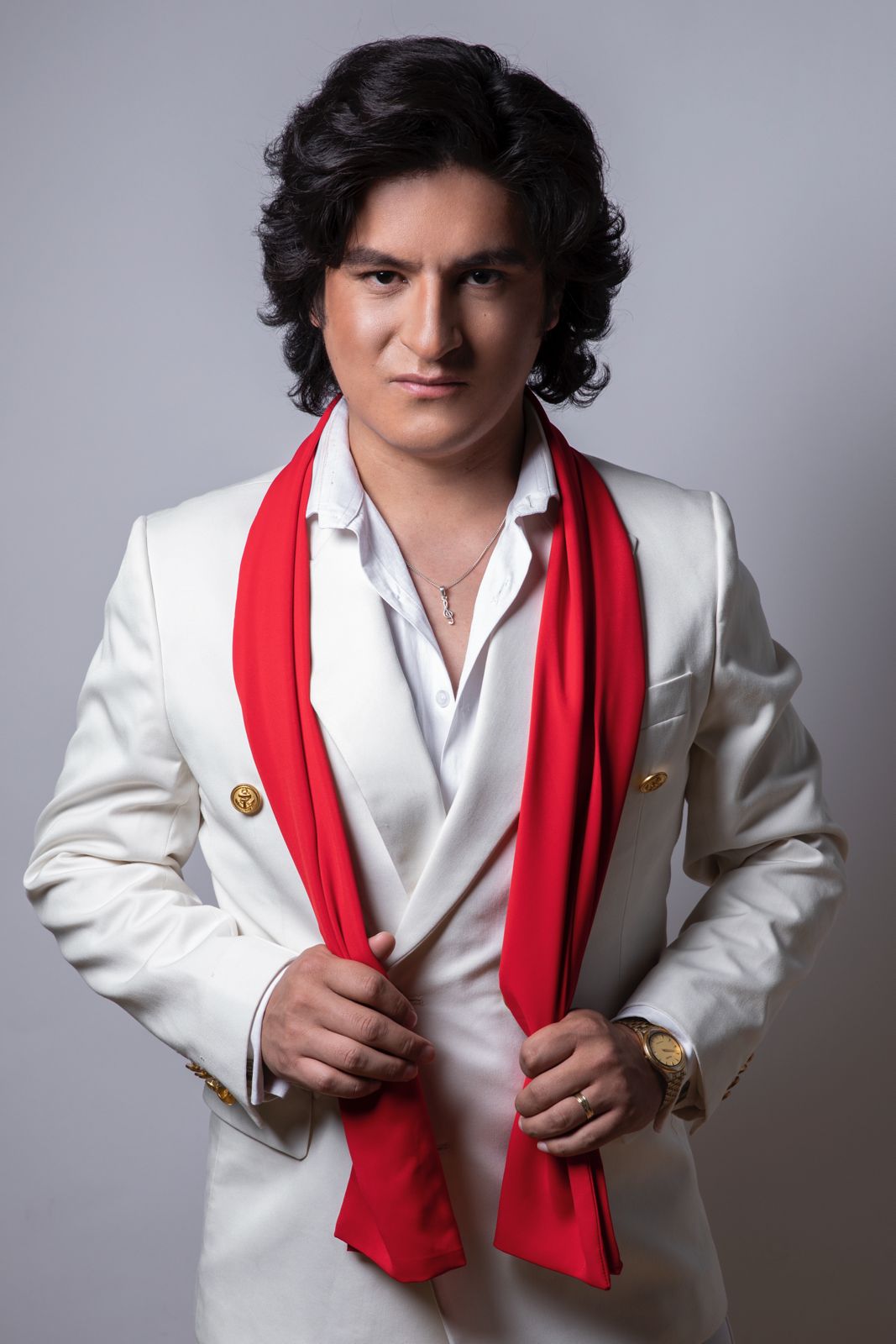 Robert Ordóñez: El imitador ecuatoriano de Camilo Sesto dará concierto en Guayaquil