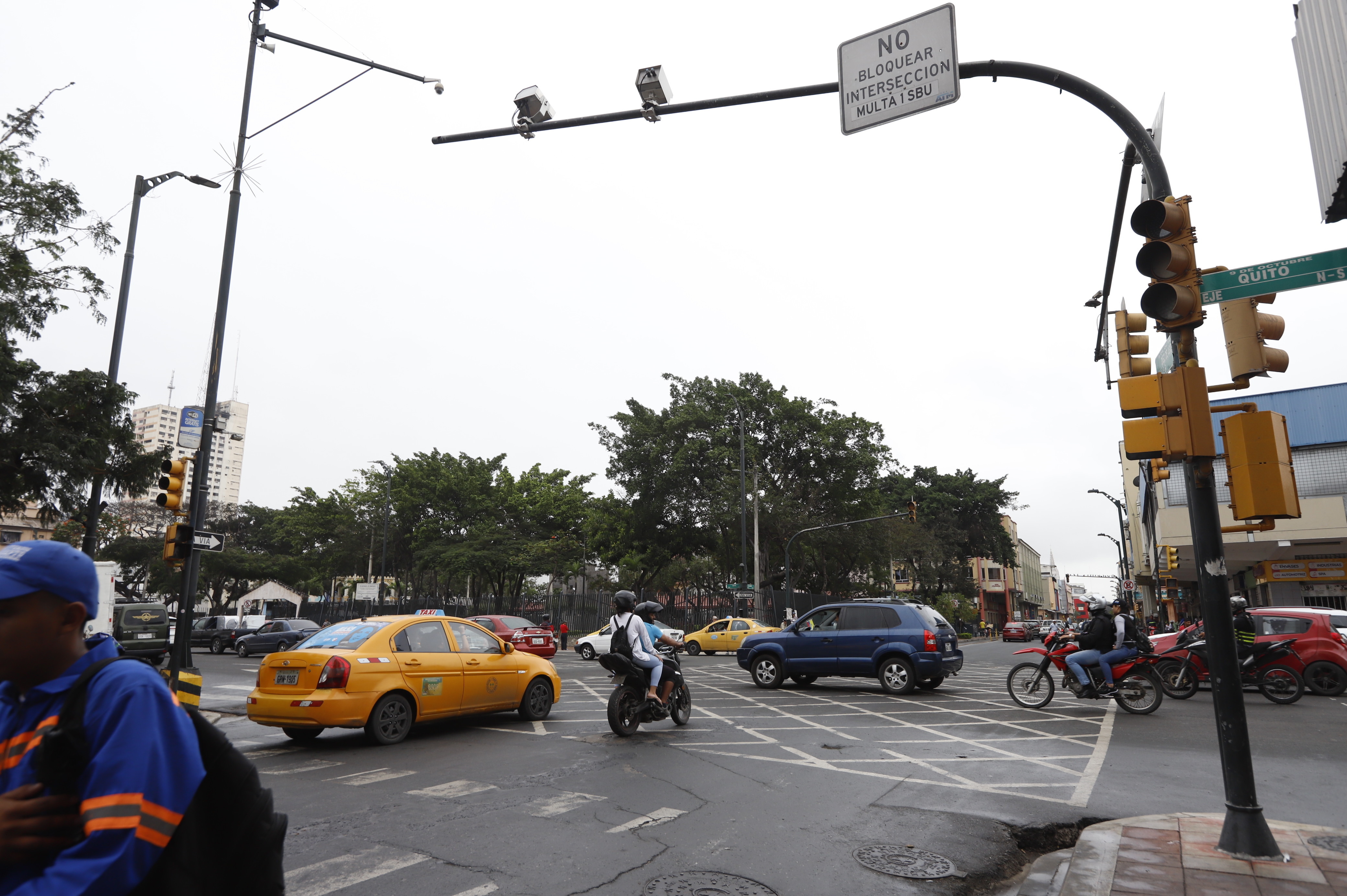 Apagones en Ecuador: Generadores salvan los comercios en Guayaquil ...