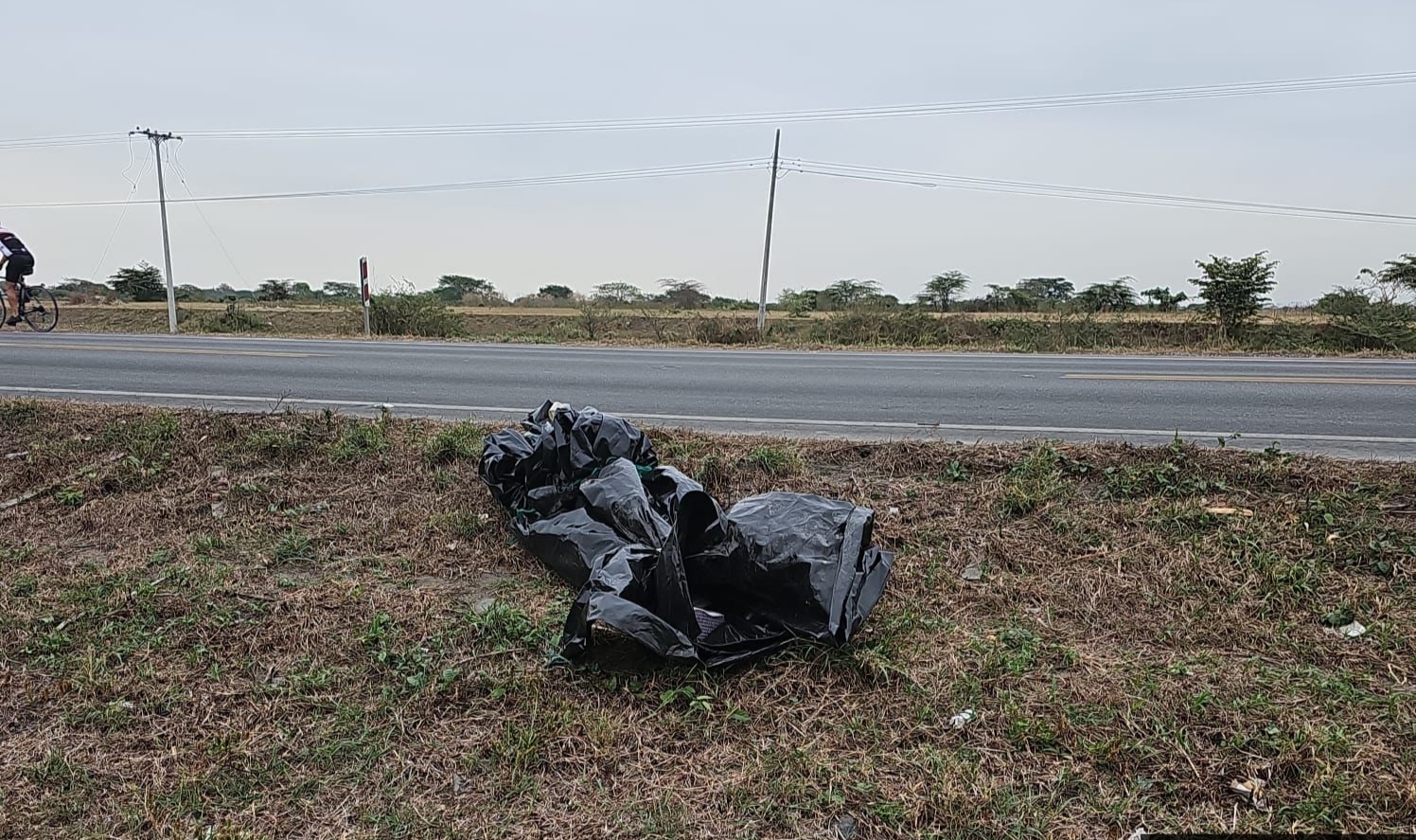 Guayas: los cadáveres de dos hombres fueron abandonados en la vía a ...