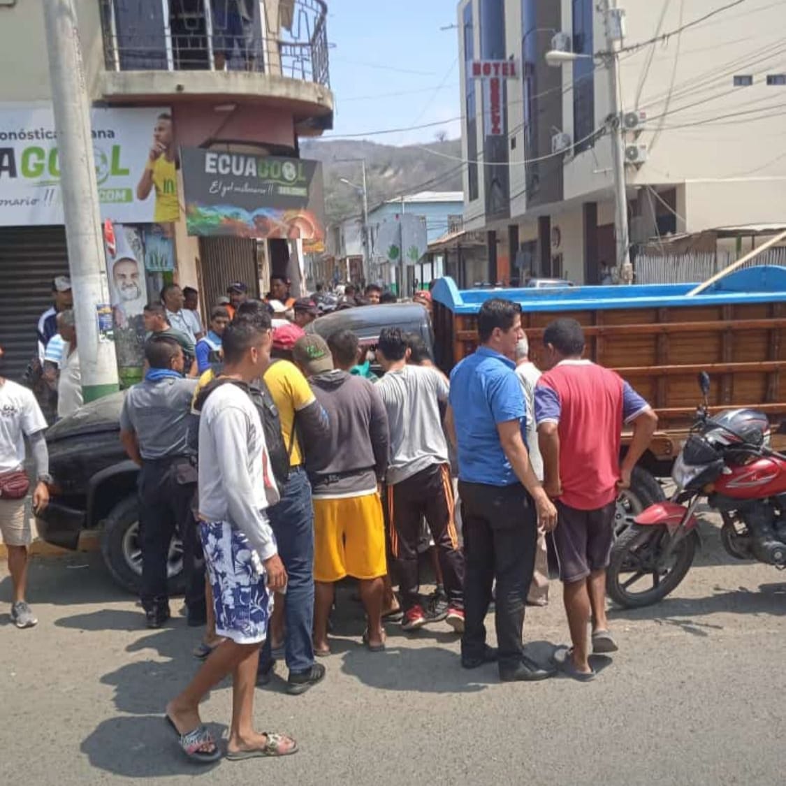 Manabí: Mujer fue asesinada en pleno centro de Charapotó | Noticias Ecuador