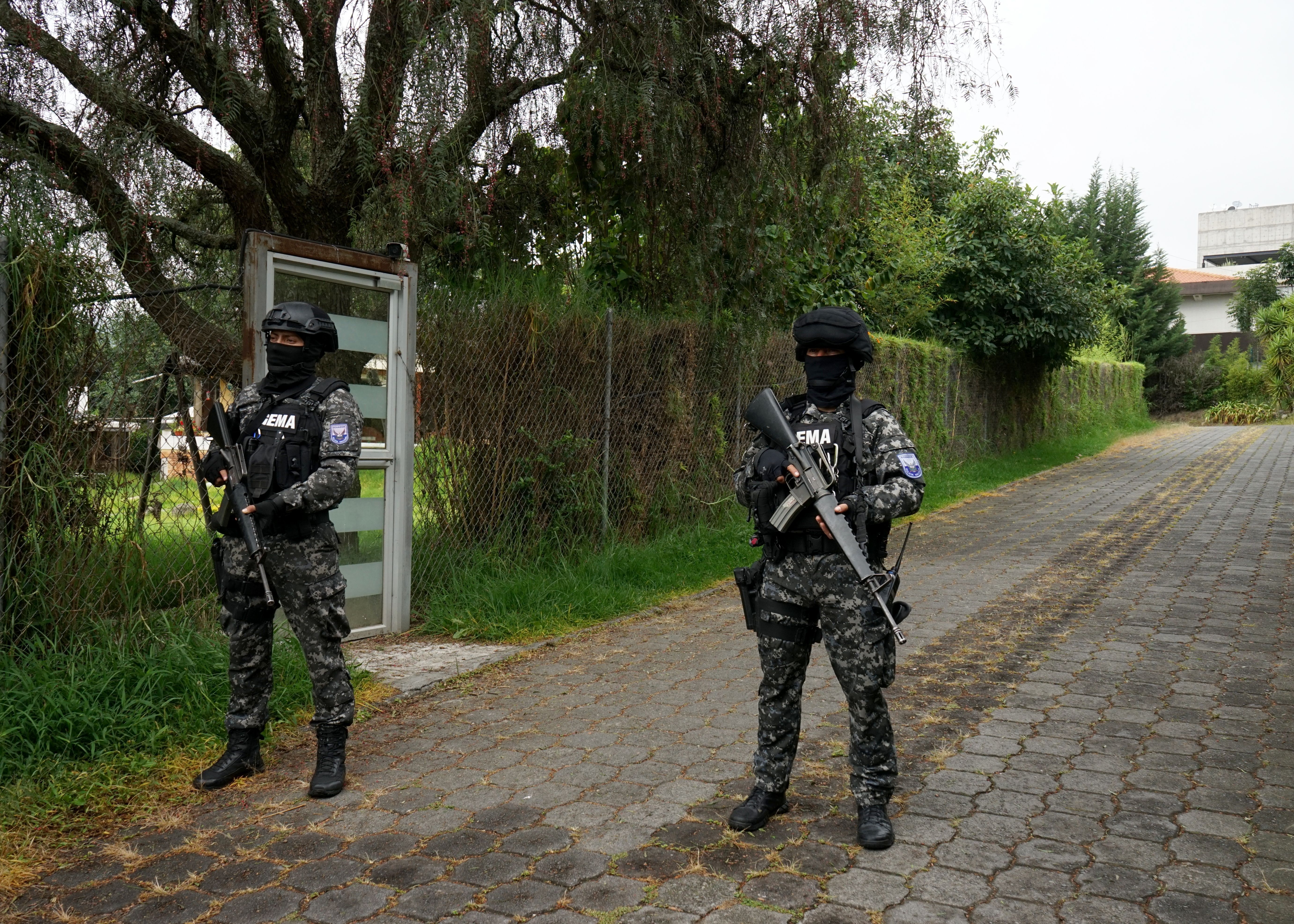 Quito: Procesado por tener más de 100 armas en Cumbayá está en cama y ...