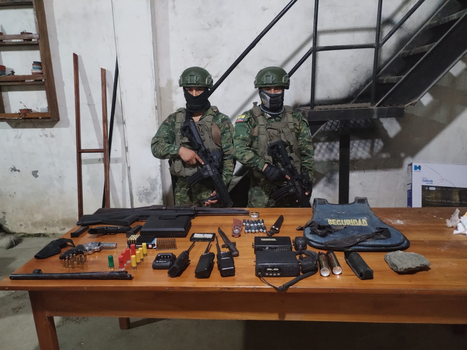 Cotopaxi: Militares decomisan armas y municiones en La Maná