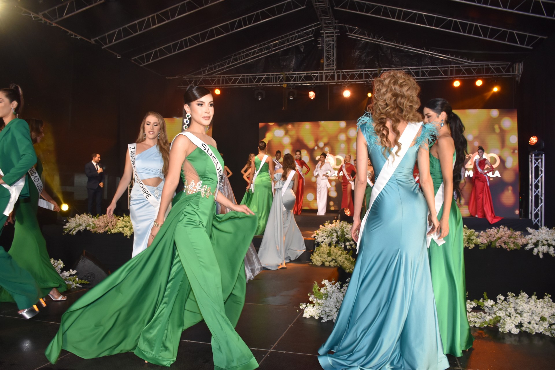 Machala: Desfile de bellezas por el Bicentenario de la capital bananera