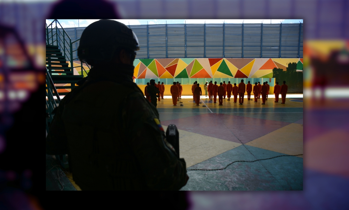 Cárcel de Cotopaxi: Agresiva reacción de una mujer con celular en ...