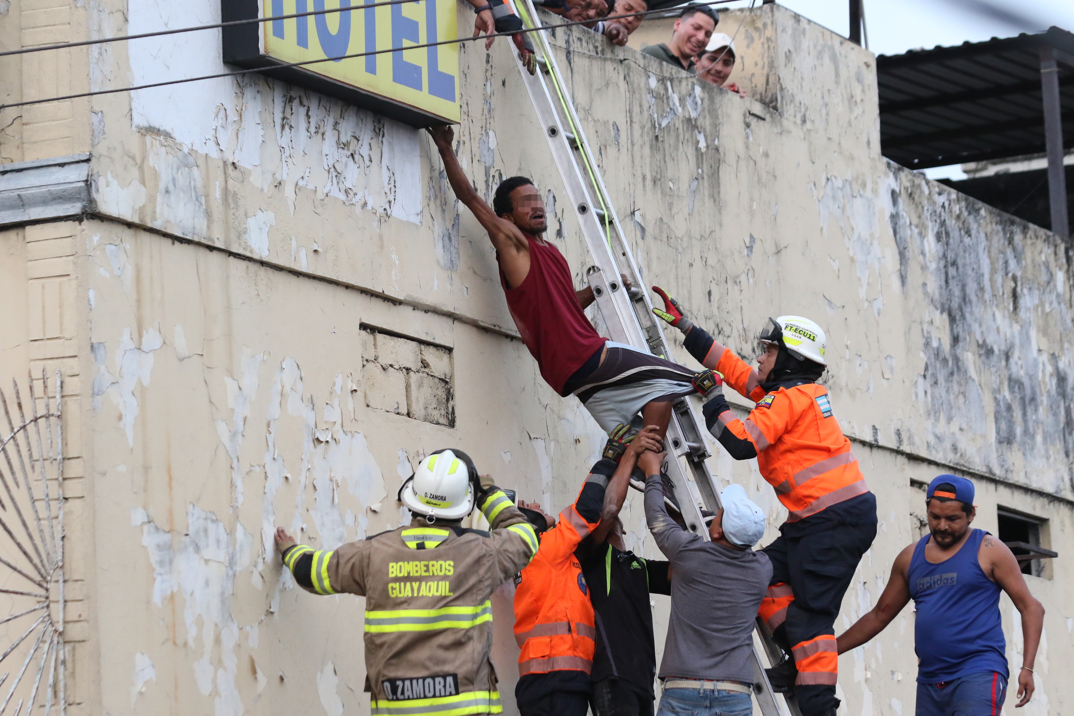 Ciudadano héroe: vecino del centro de Guayaquil salvó a hombre que ...