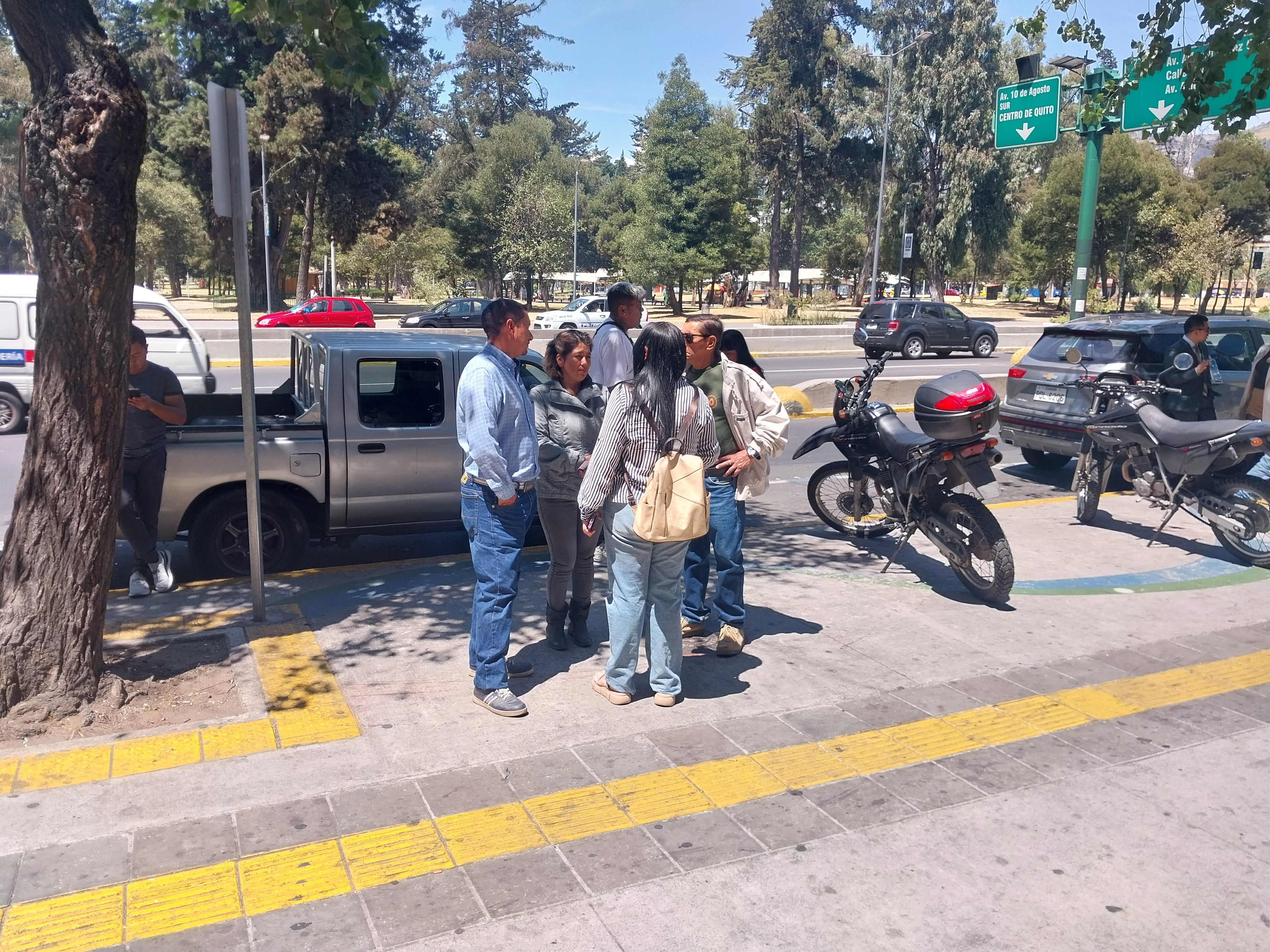 Incendio Quito: Abuelo de joven detenido dice que su nieto es inocente ...