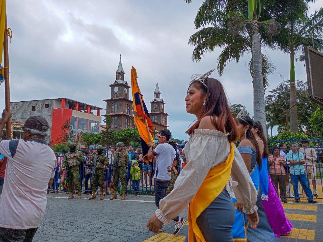 Santa Elena celebró con desfile su provincialización | Noticias Ecuador