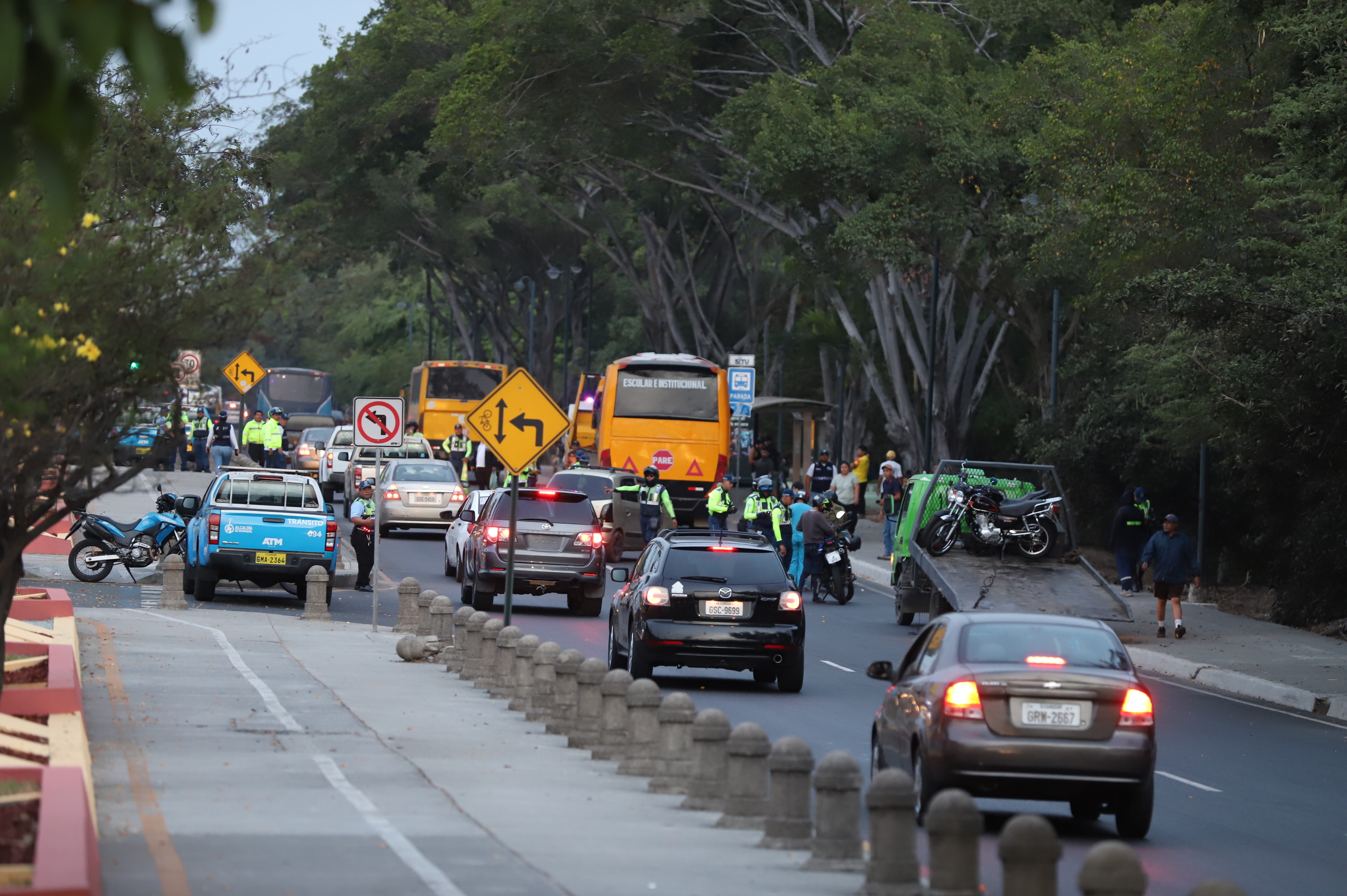 "Muchos agentes en operativo que no soluciona": conductores reclaman a ...