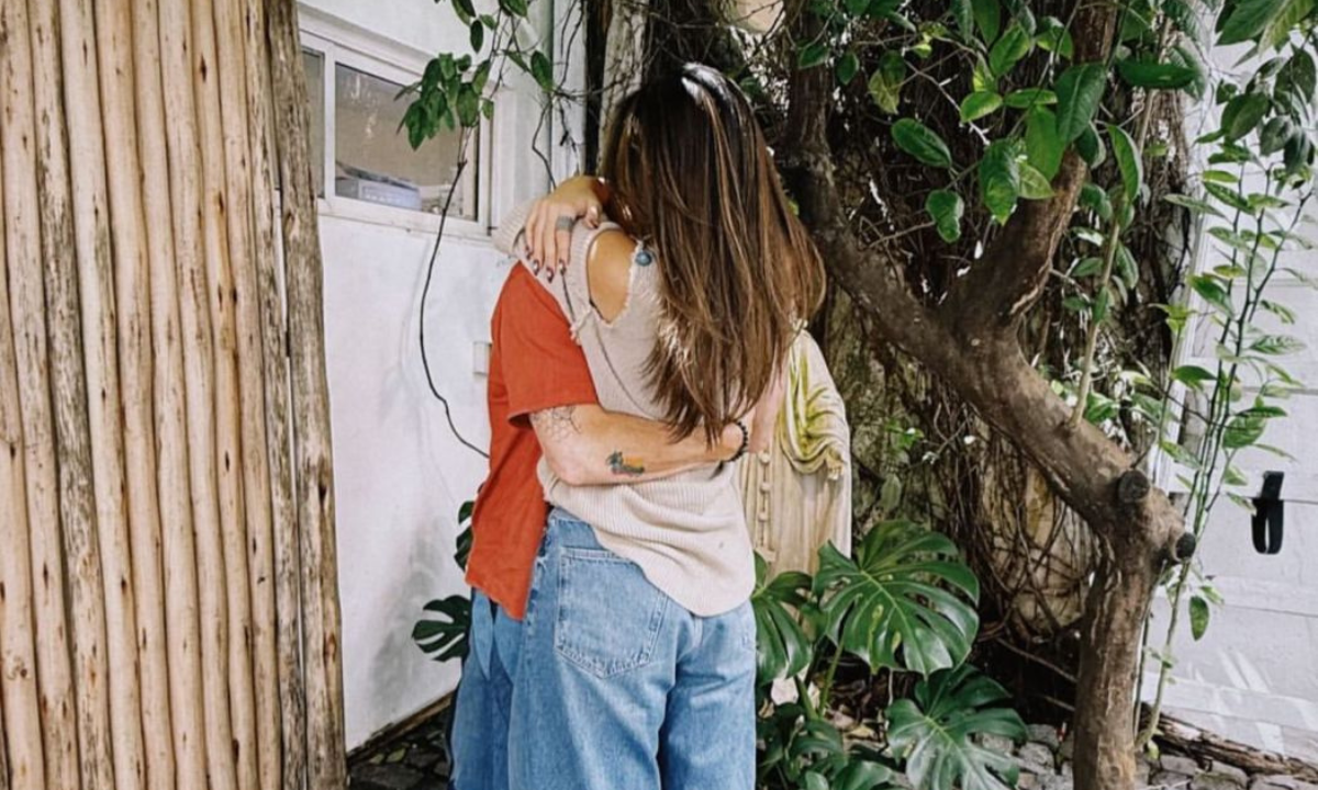 Axel anuncia que se convertirá en cura: ¿Y Valeria Gutiérrez?