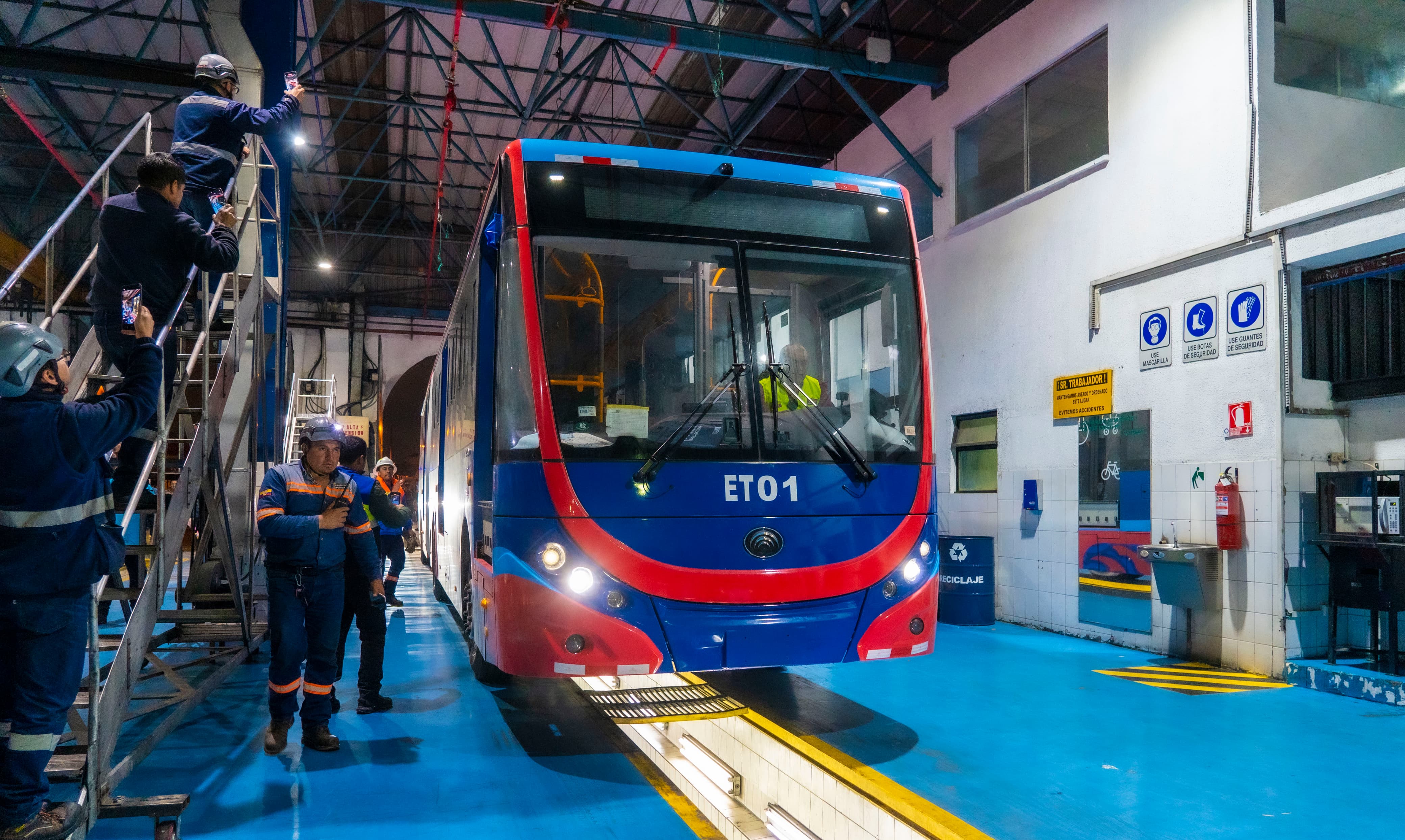 Nuevo Trolebús llegó a Quito desde China: ¿Cuándo empezará a rodar?