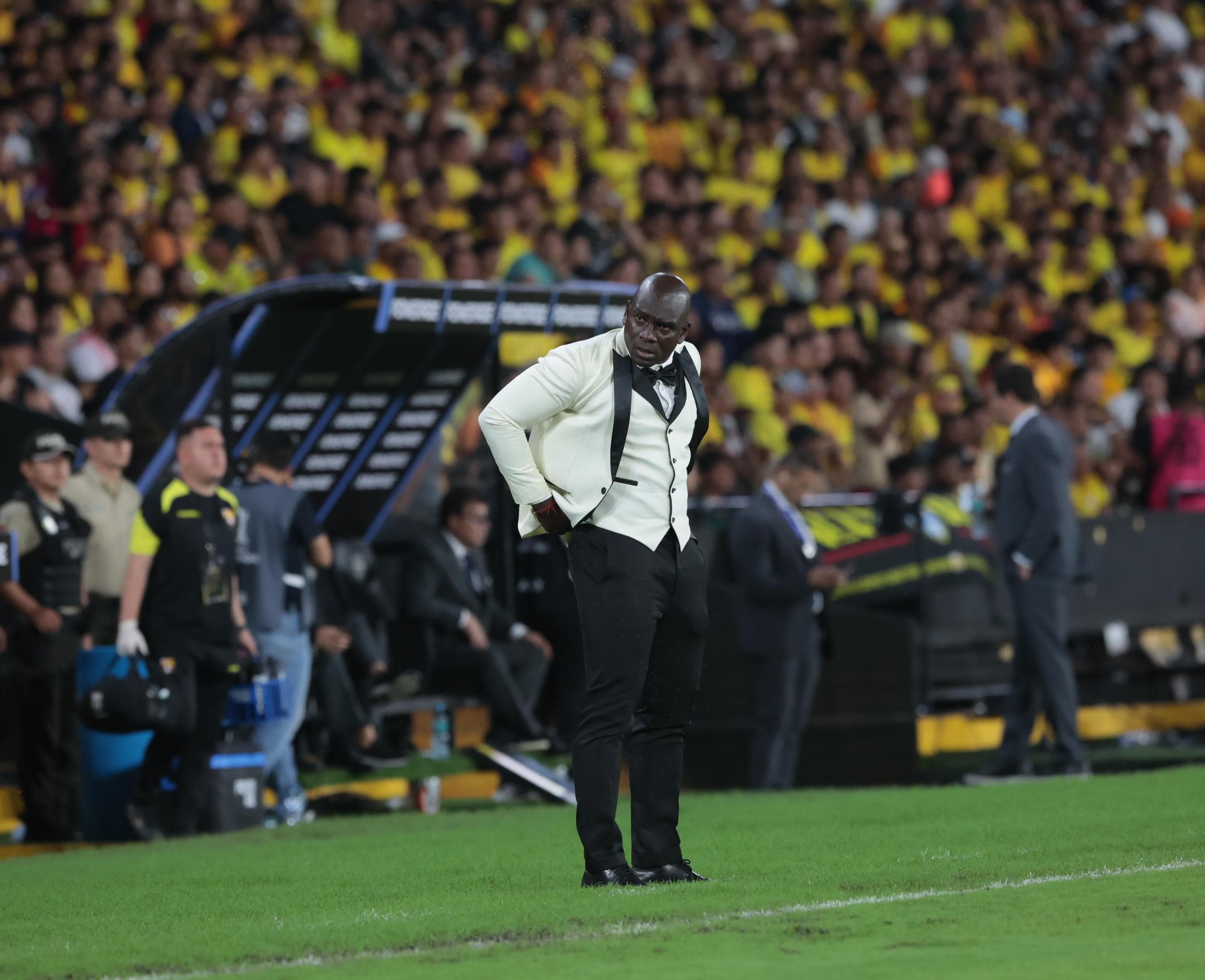 Segundo Castillo sobre su vestimenta: “Mi esposa me ayuda a elegir los ...