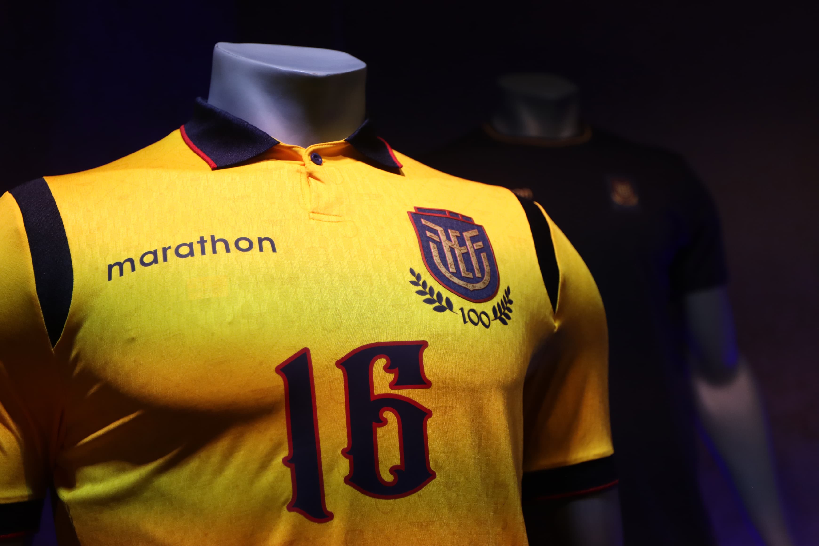 Eliminatorias: Ecuador estrenará camiseta por centenario de la FEF