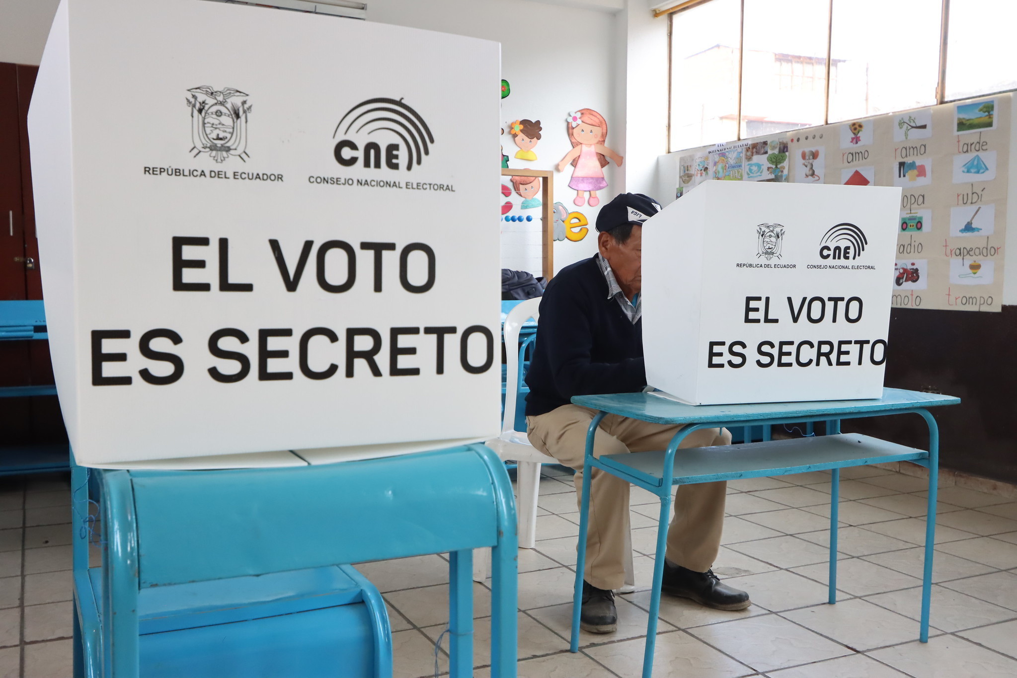 Miembros de mesa en Elecciones Ecuador 2025: ¿De cuánto es el pago y cómo se cobra?