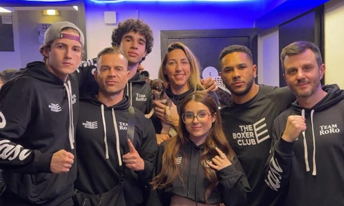 Influencer RoRo derrotó a la campeona mundial de boxeo en reto de ...