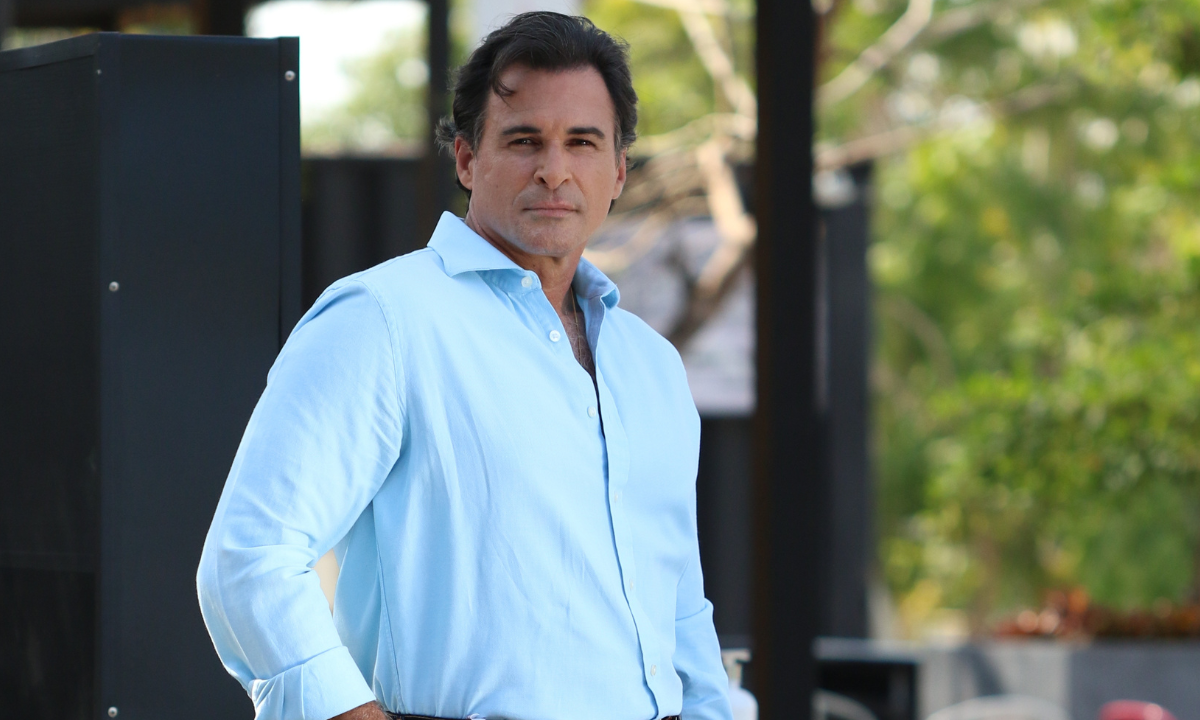 Roberto Begué reaparece en redes sociales con una sensual foto