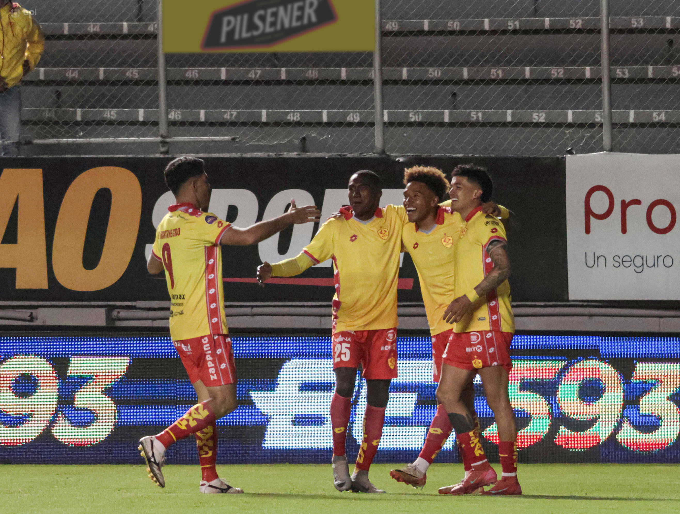 Jonnathan Mina es seguido de cerca por Barcelona SC y Liga de Quito