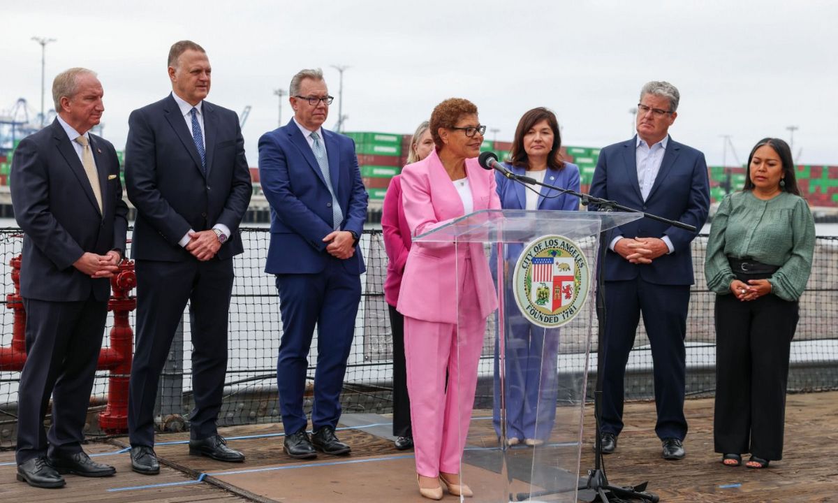 Autoridades decretan toque de queda en Los Ángeles tras aumento de ...