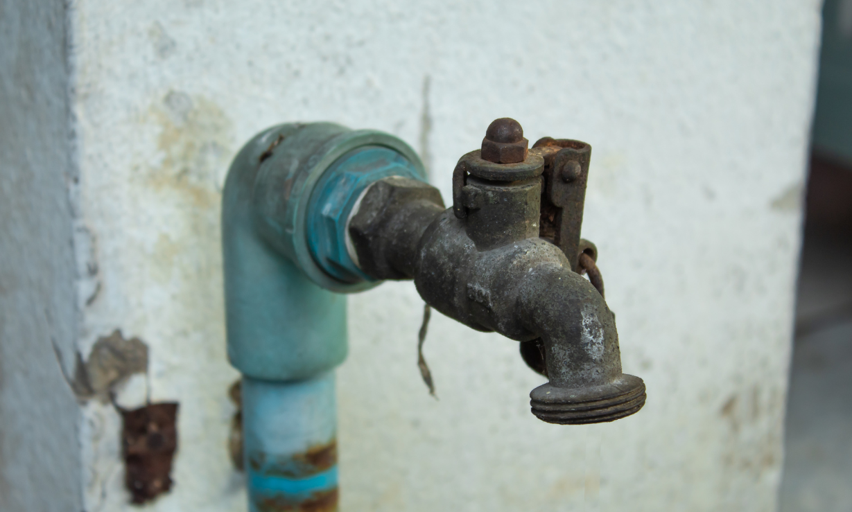 Cobro de tasa de basura en planillas de agua desata reclamos en Santa Elena
