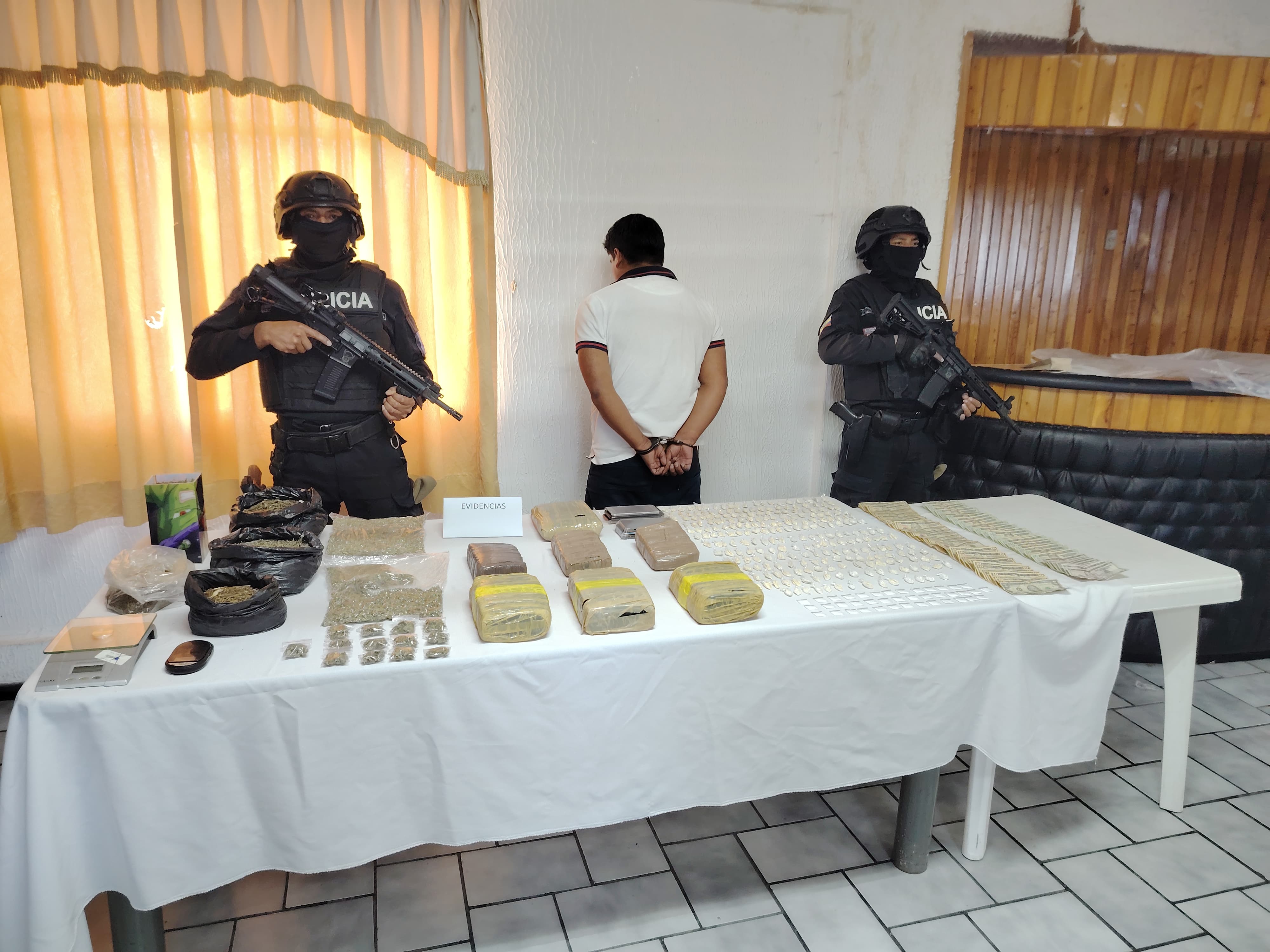 Cotopaxi: Policía desmantela un presunto centro de acopio de droga en Salcedo