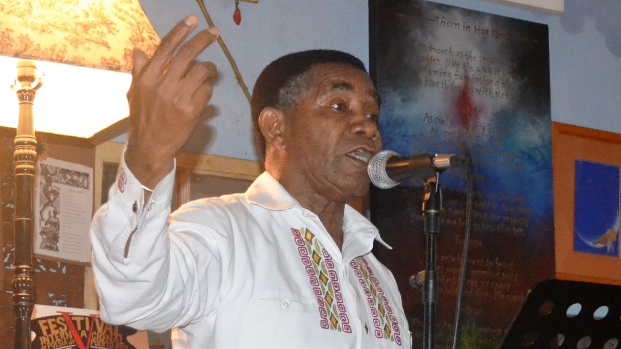 Atentan contra la vivienda del poeta Antonio Preciado en Esmeraldas