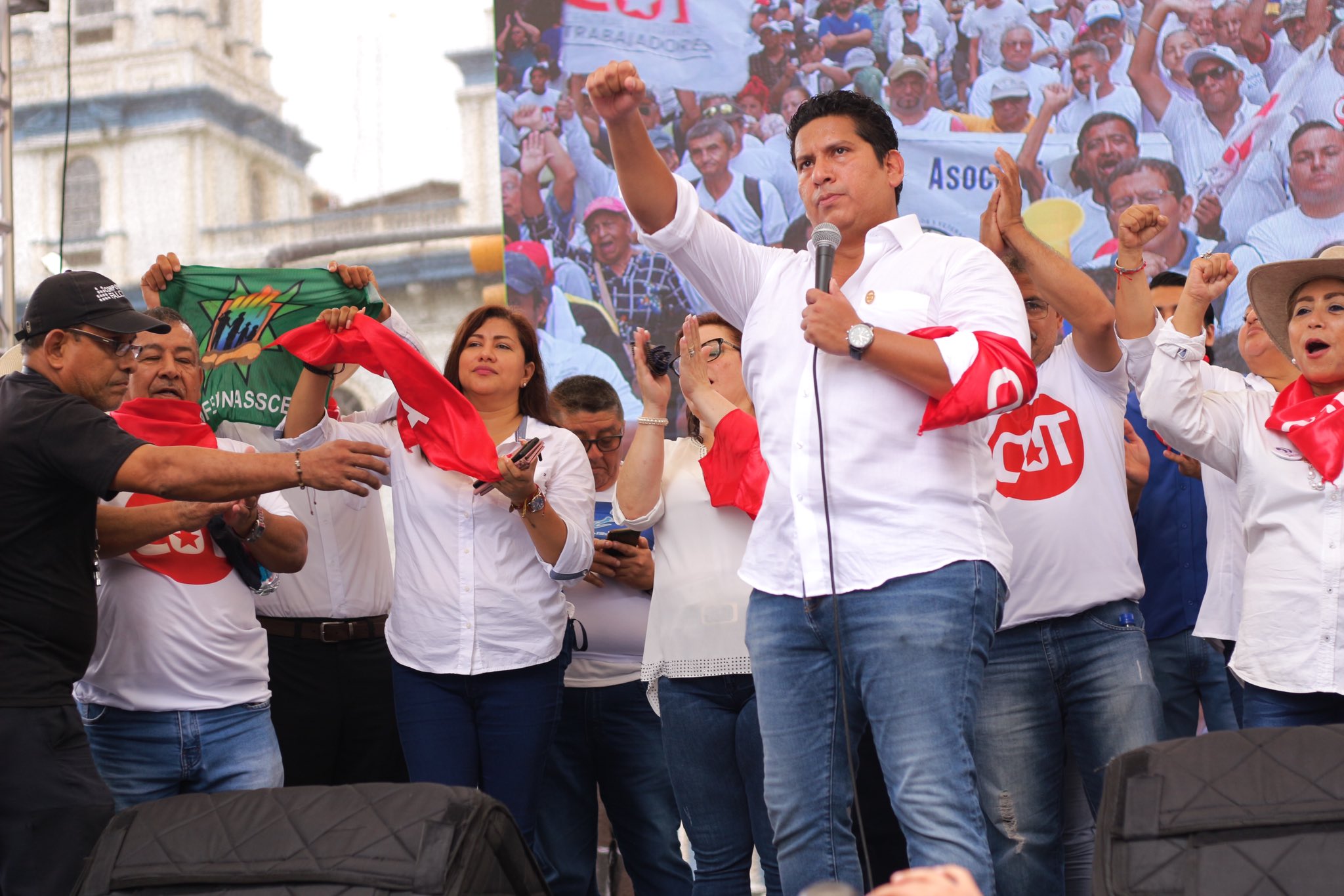 Caso CNEL: quién es Richard Gómez y qué se sabe de la acusación por ...
